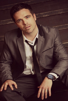 Official Website of Louis Velazquez