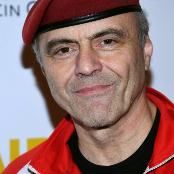 Official Website of Louis Velazquez